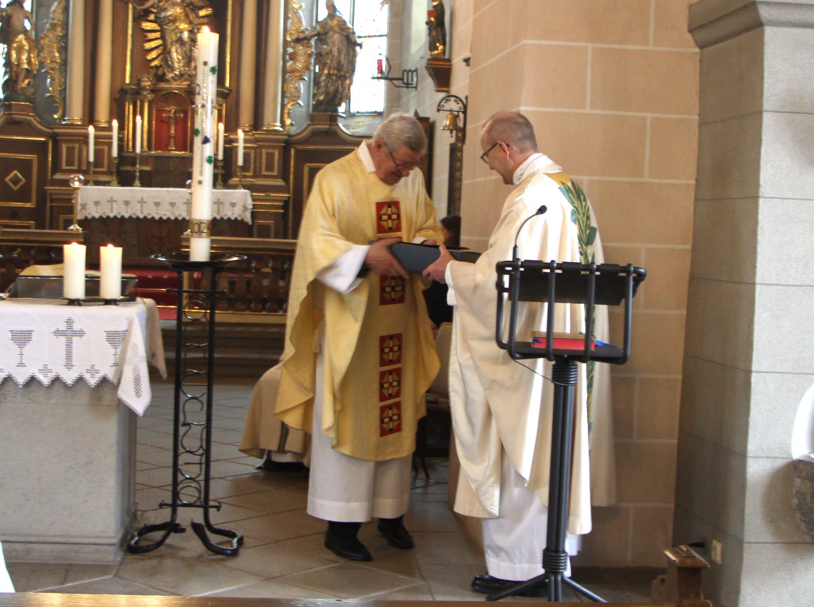 Kirchort St. Johannes Guckheim: Goldenes Priesterjubiläum von Pfr. Anton Jonietz
